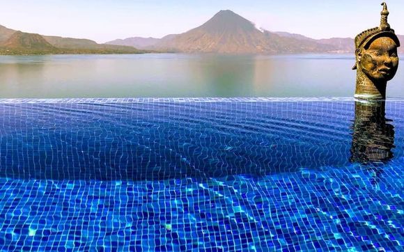 Why Glass Mosaic Tiles Are The Most Popular Choice For Swimming Pools