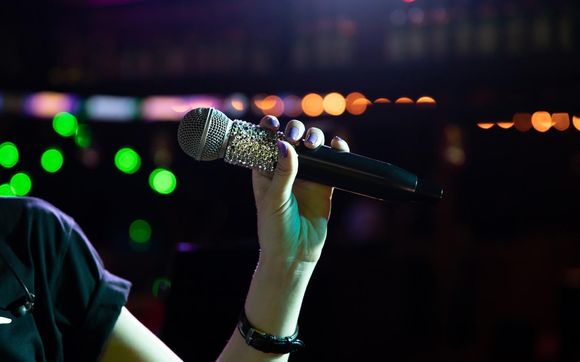 Unleash Your Charisma: The Speaker’s Guide to Magnetic Presence with ...