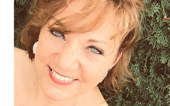 Kelly Broadway Vocalist/Entertainer/Comedienne - Alignable