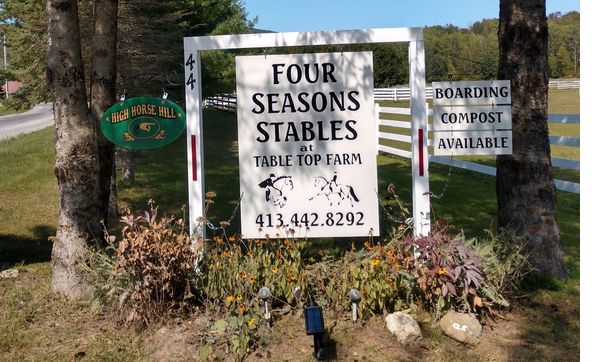 Full care boarding facility by Four Seasons Stables at Tabletop Farm in ...