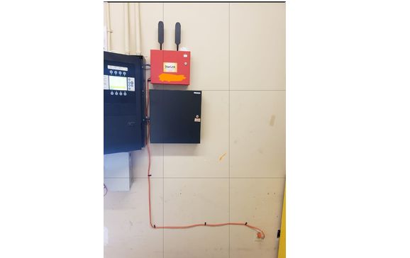 They powered the Cell Communicator with a power cord. LOL by Climatec ...