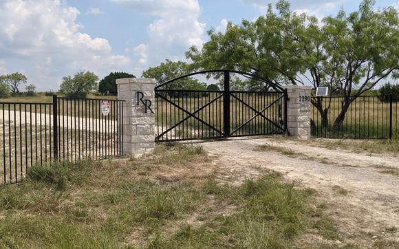 Custom fence and gates by Texas Premier Fencing in Liberty Hill, TX ...