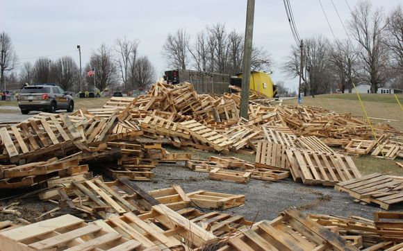 Pallet Pick Ups and Pallet Haul Offs by Pallet Junction in Bradenton ...