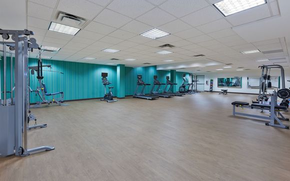 Pool by Holiday Inn Express Winnipeg Airport - Polo Park in Winnipeg ...