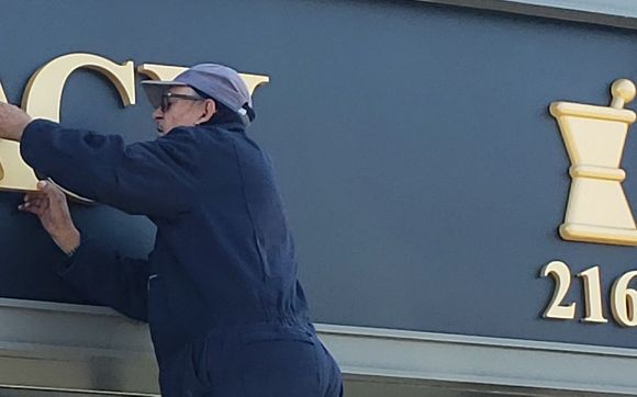 Graphics wal wrap ...pin mount letters ..te shirts Signs...light boxes ...