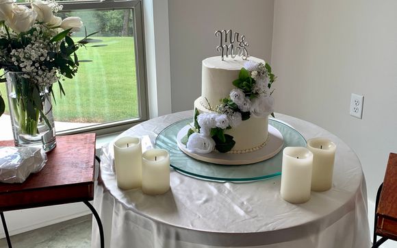 Custom cakes by Fire & Icing Custom Cakes and Cupcakes in Sherwood, AR ...