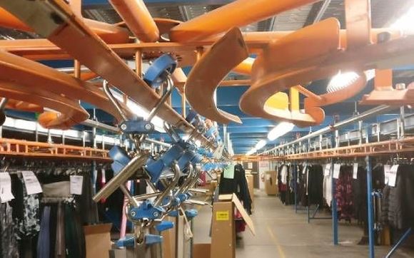 V-Rail Garment System by Alpha conveyor in Toronto, ON - Alignable