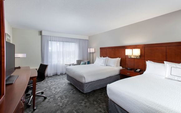 Queen/Queen Hotel Rooms by Courtyard by Marriott Myrtle Beach Barefoot ...